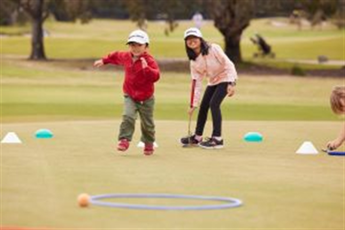 family-golf-event-maribyrnong